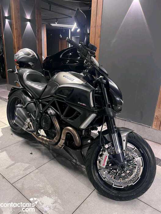 🆕🆕🆕 DUCATI Diavel Strada (with full system exhauts and touring - دوكاتي مستعمل للبيع | كونتكت كارز
